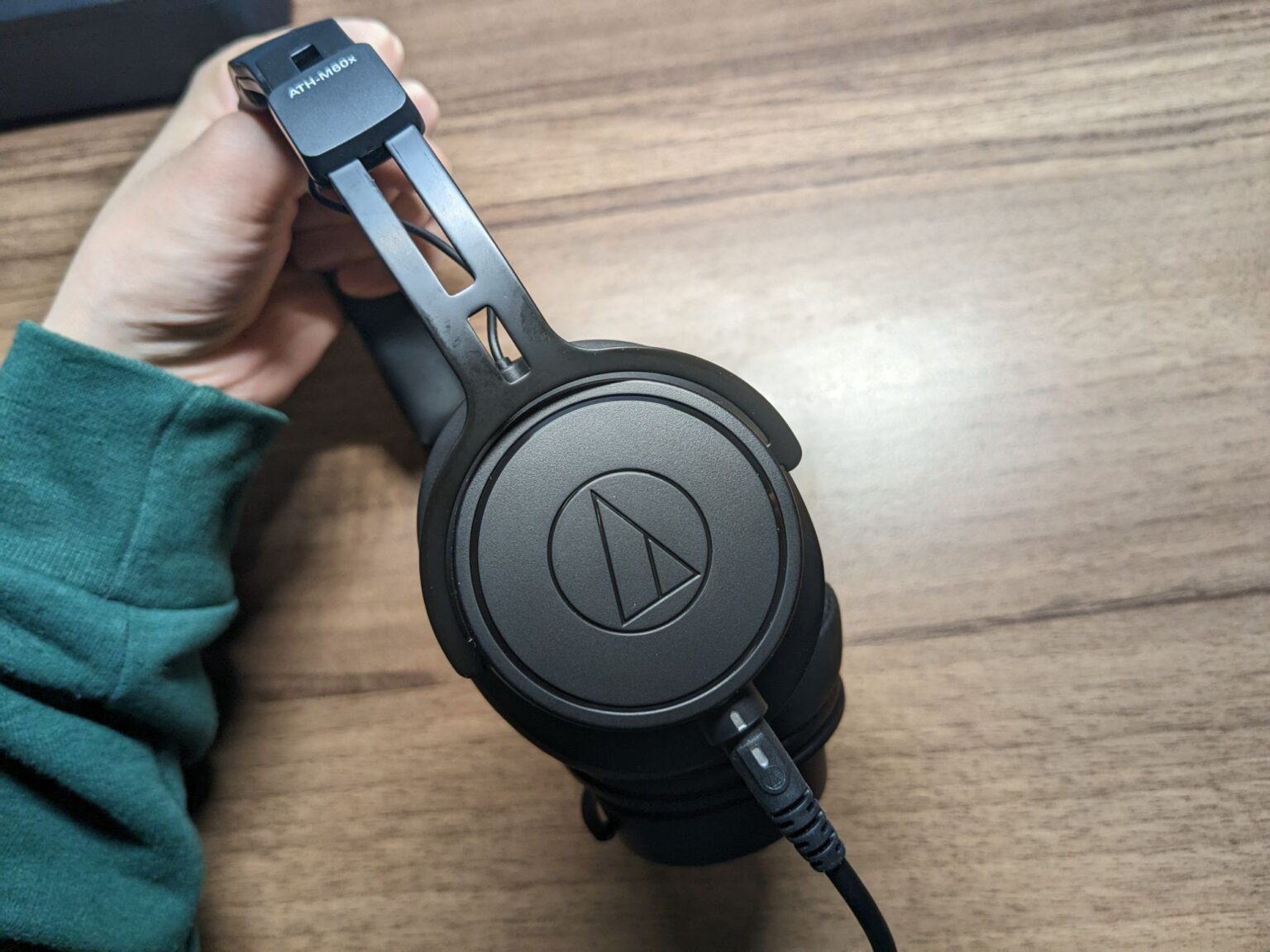 オーディオテクニカ ATH-M60x レビュー｜クリアな高音とタイトな低音。軽さやシンプルな見た目も魅力的なヘッドホン - モブぐらし